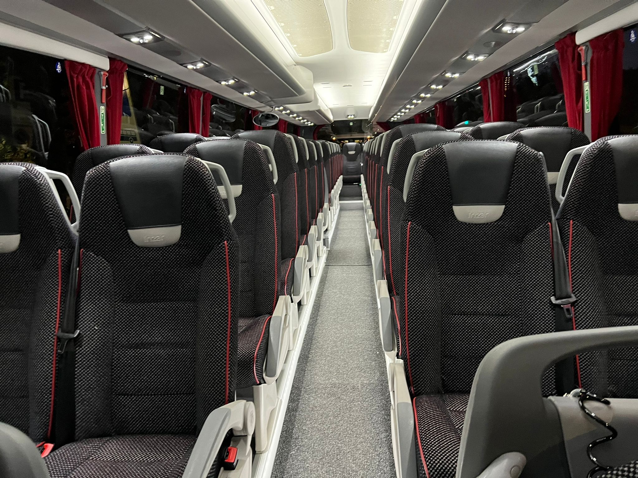 Irizar I6 - Autobus 36-56 posti versatile e confortevole | Lariobus